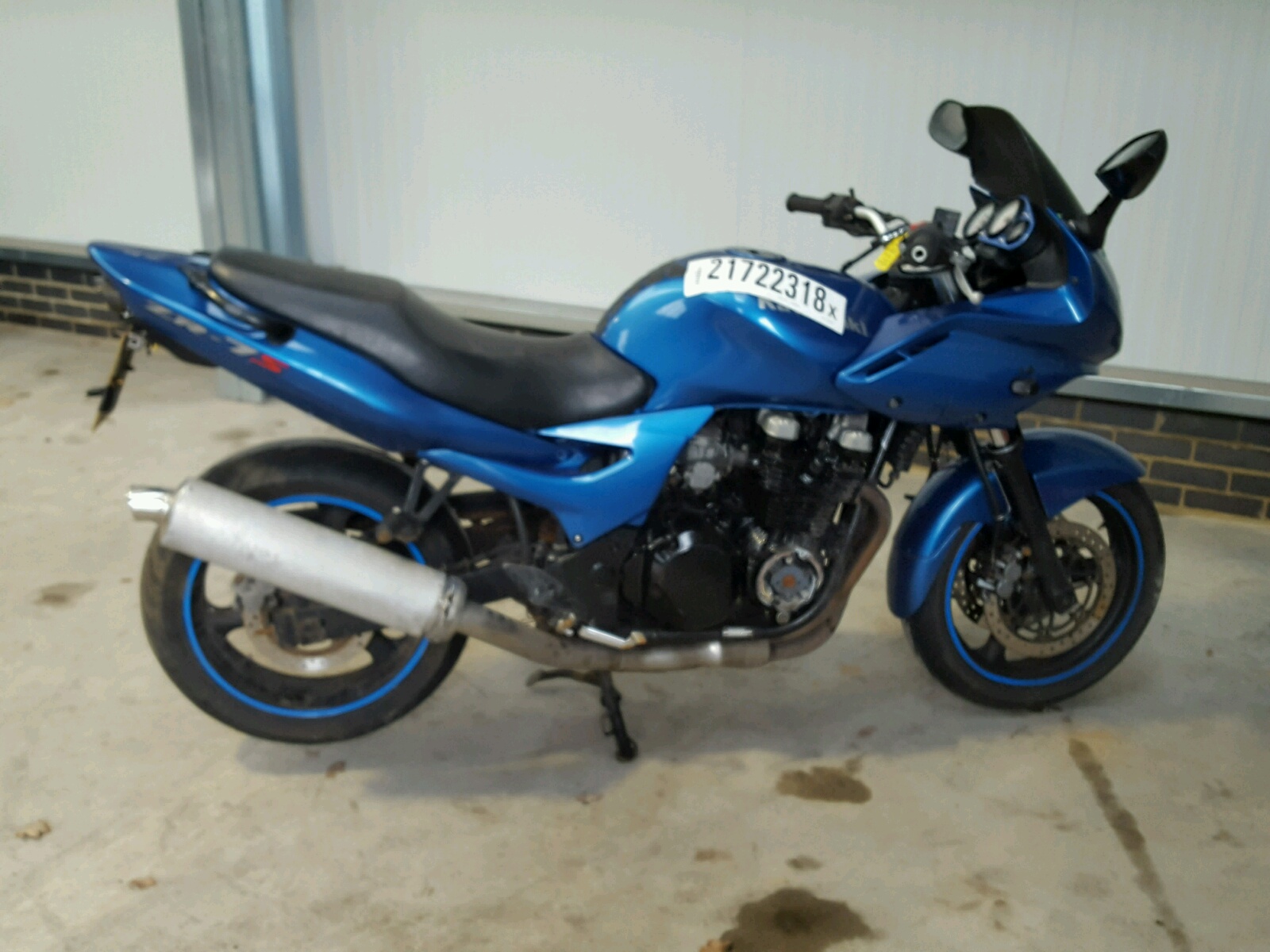 2002 KAWASAKI ZR750-H1 for sale at Copart UK - Salvage Car Auctions