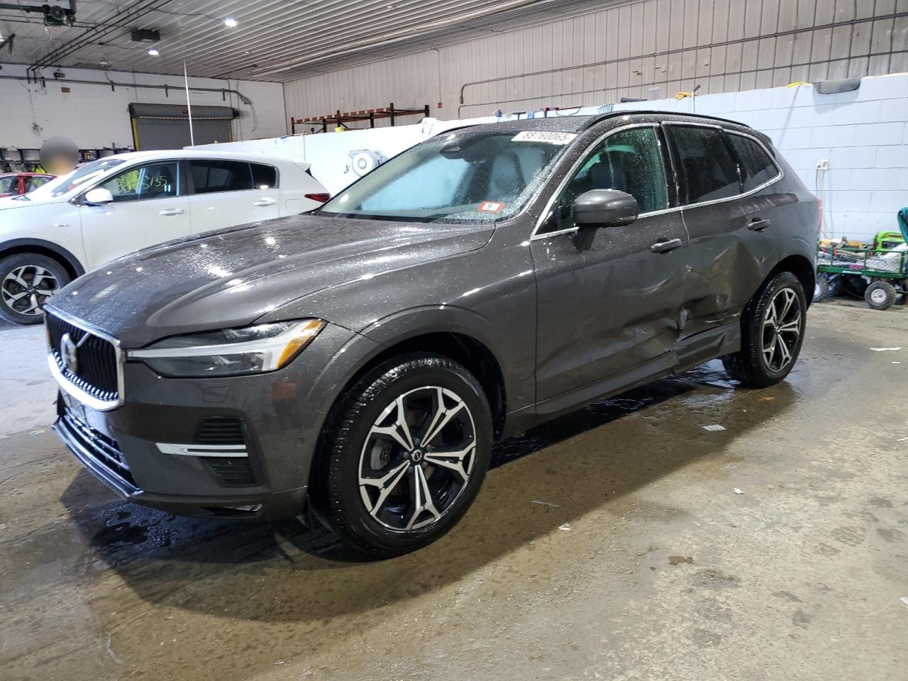 2022 VOLVO XC60 B5 MOMENTUM | YV4L12RKXN1906813