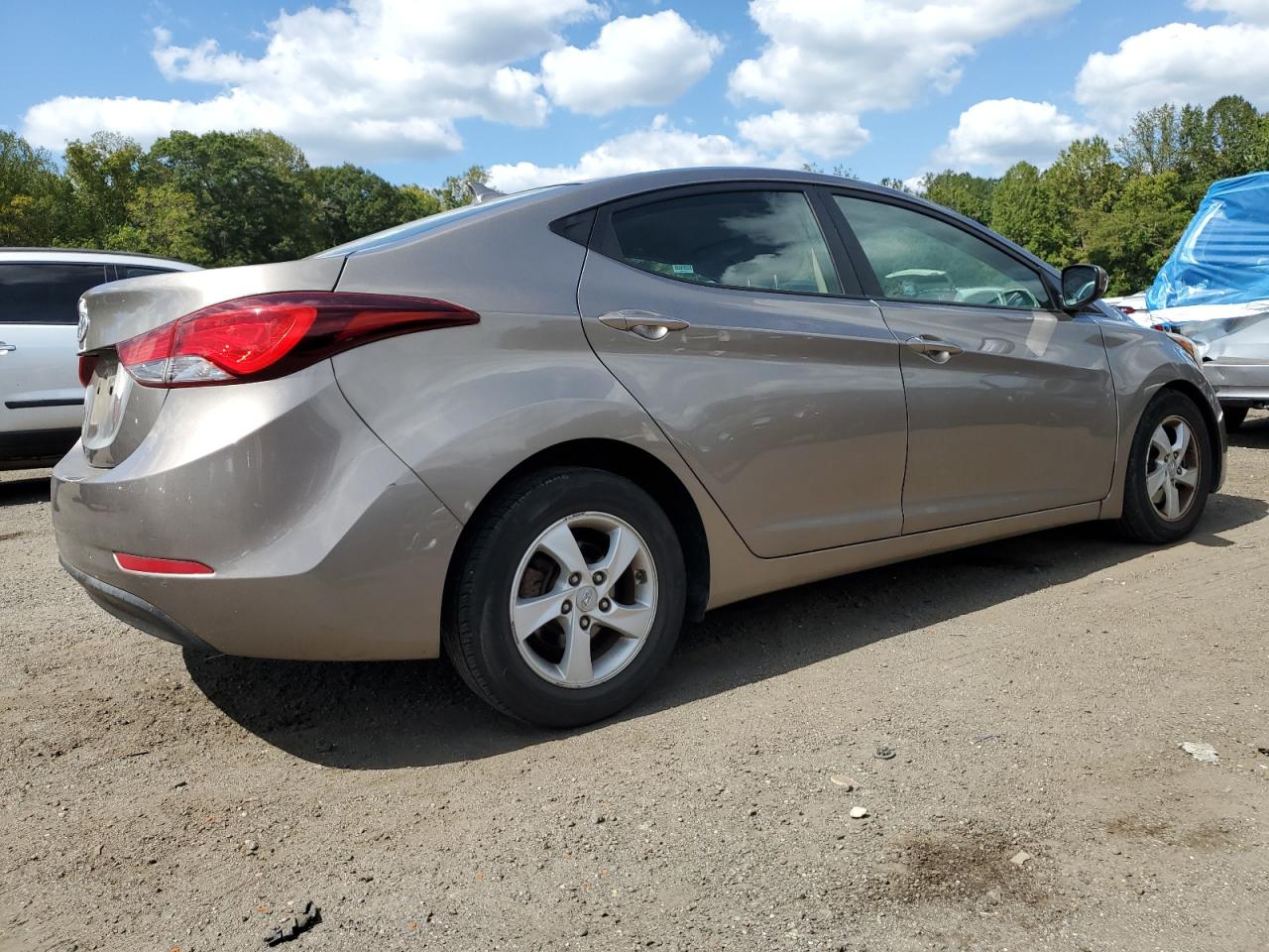 VIN: 5NPDH4AE1FH635770 | HYUNDAI ELANTRA 2015 SE BEIGE 1.8L 4 free car ...