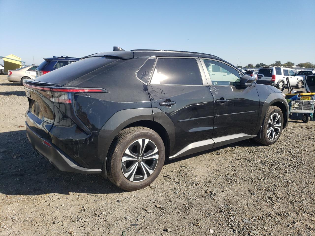 2024 TOYOTA BZ4X XLE | JTMAAAAA6RA046096