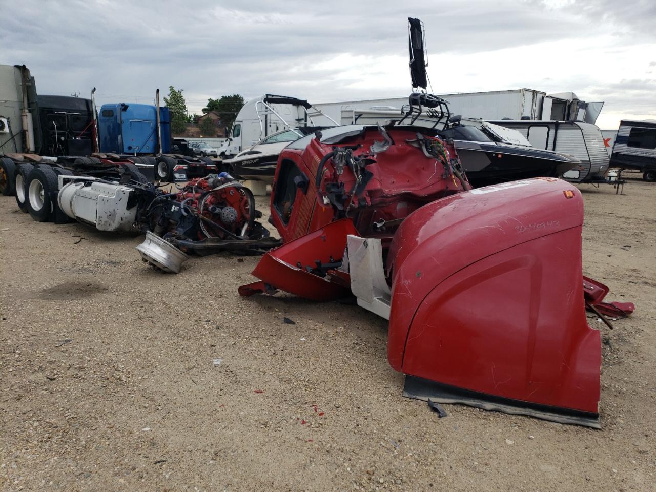 Salvage Trucks with damage Frame damage for Sale at Online Auction ...